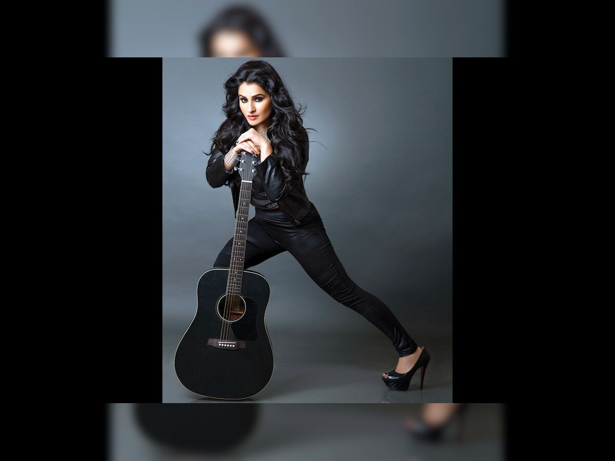 ‘Live shows are thrilling, recording is fine art’: Priyanka Negi