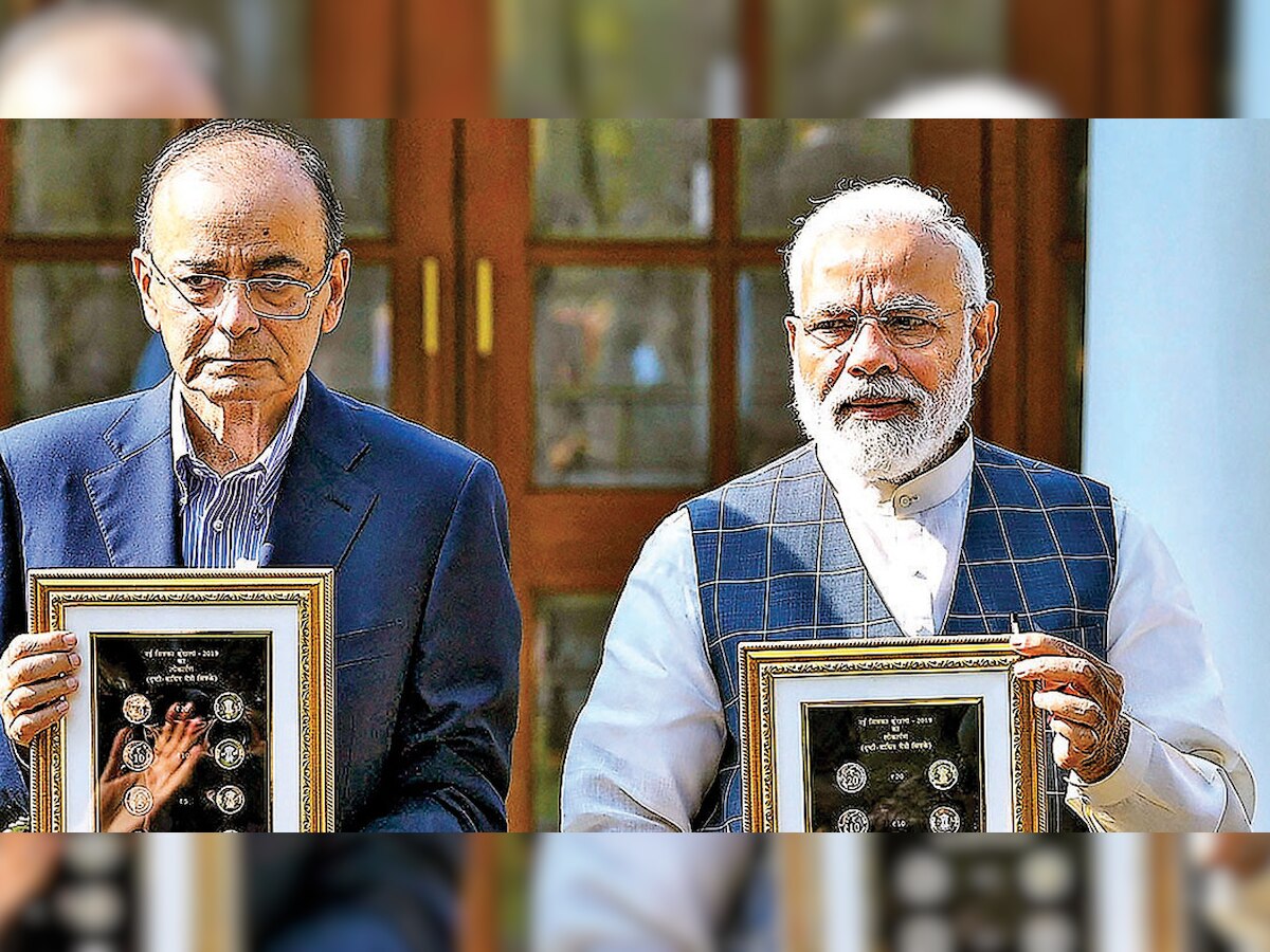 Govt announces rollout of new Rs 20 coin