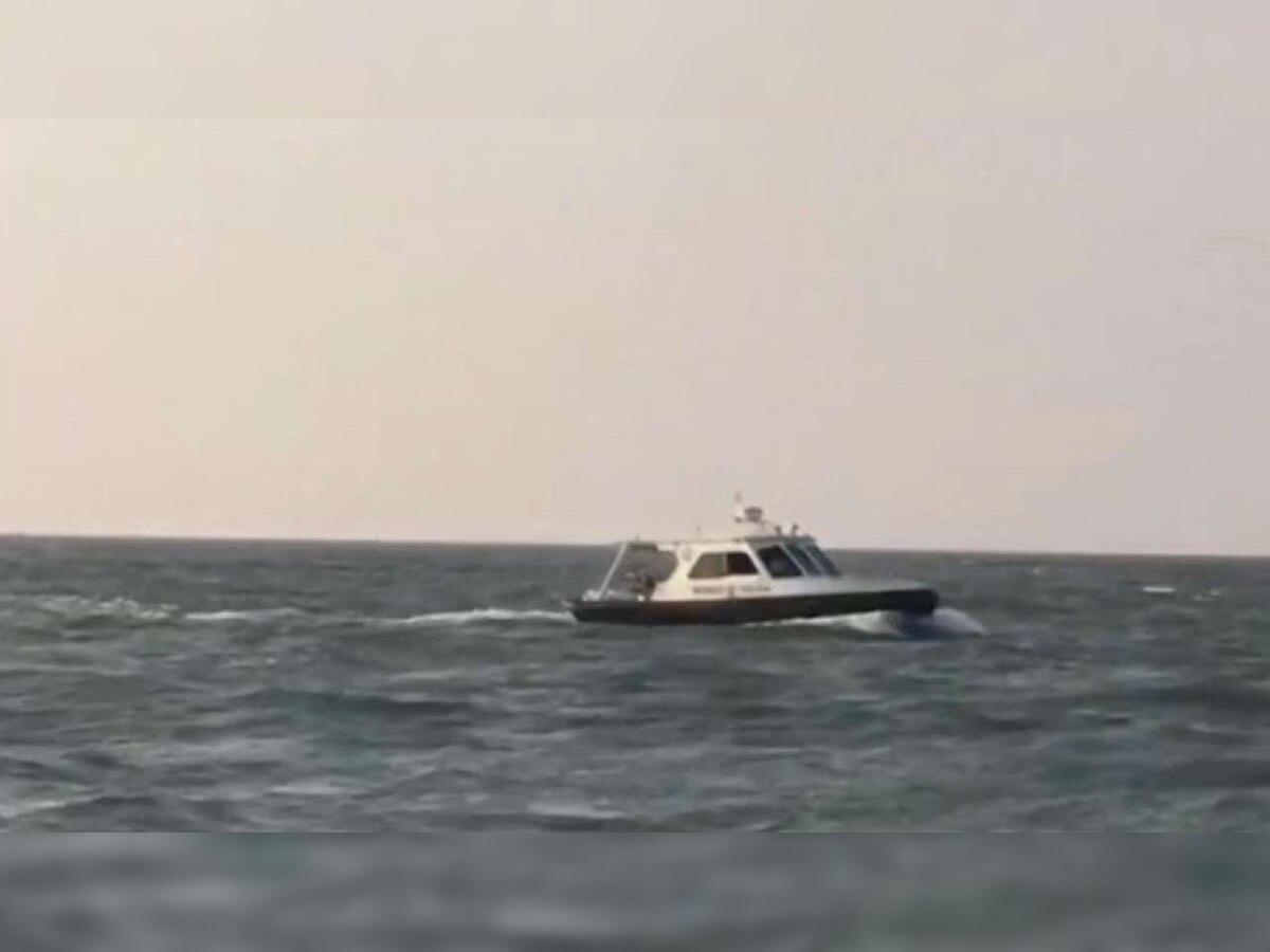 Maharashtra: 2 boats carrying Chinese, Indonesian fishermen reach ...