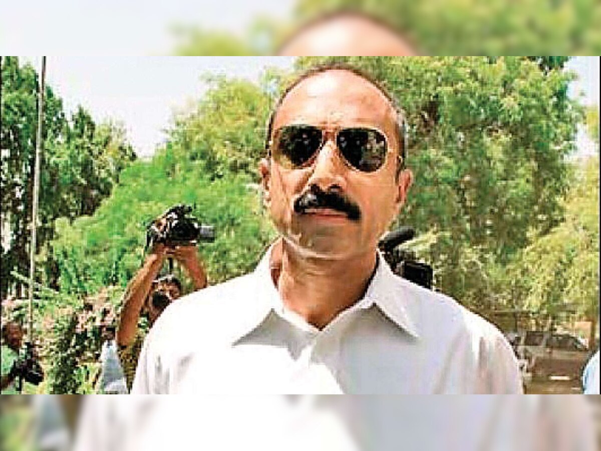 Sacked cop Sanjiv Bhatt gets life imprisonment in 1990 custodial death case
