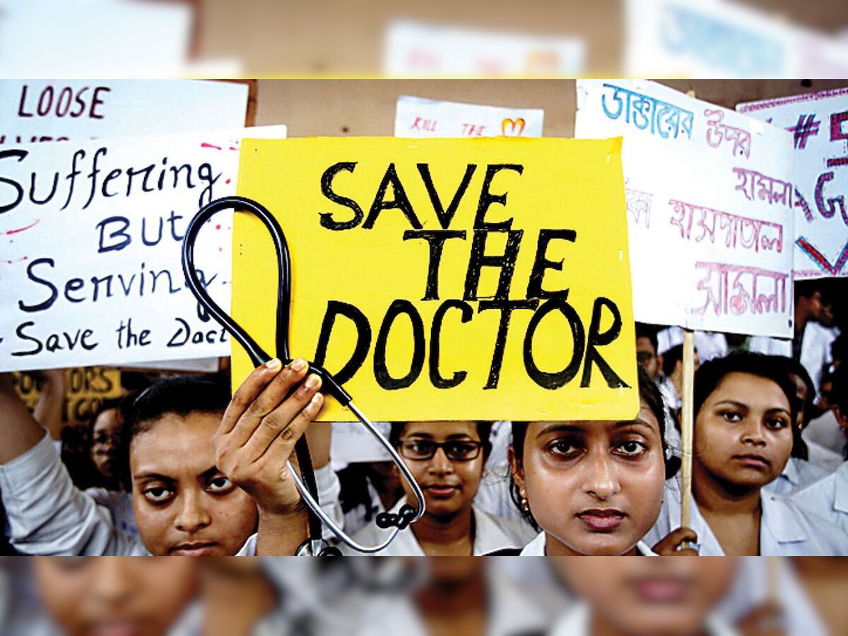 AIIMS, Safdarjung doctors express solidarity with striking medicos at ...