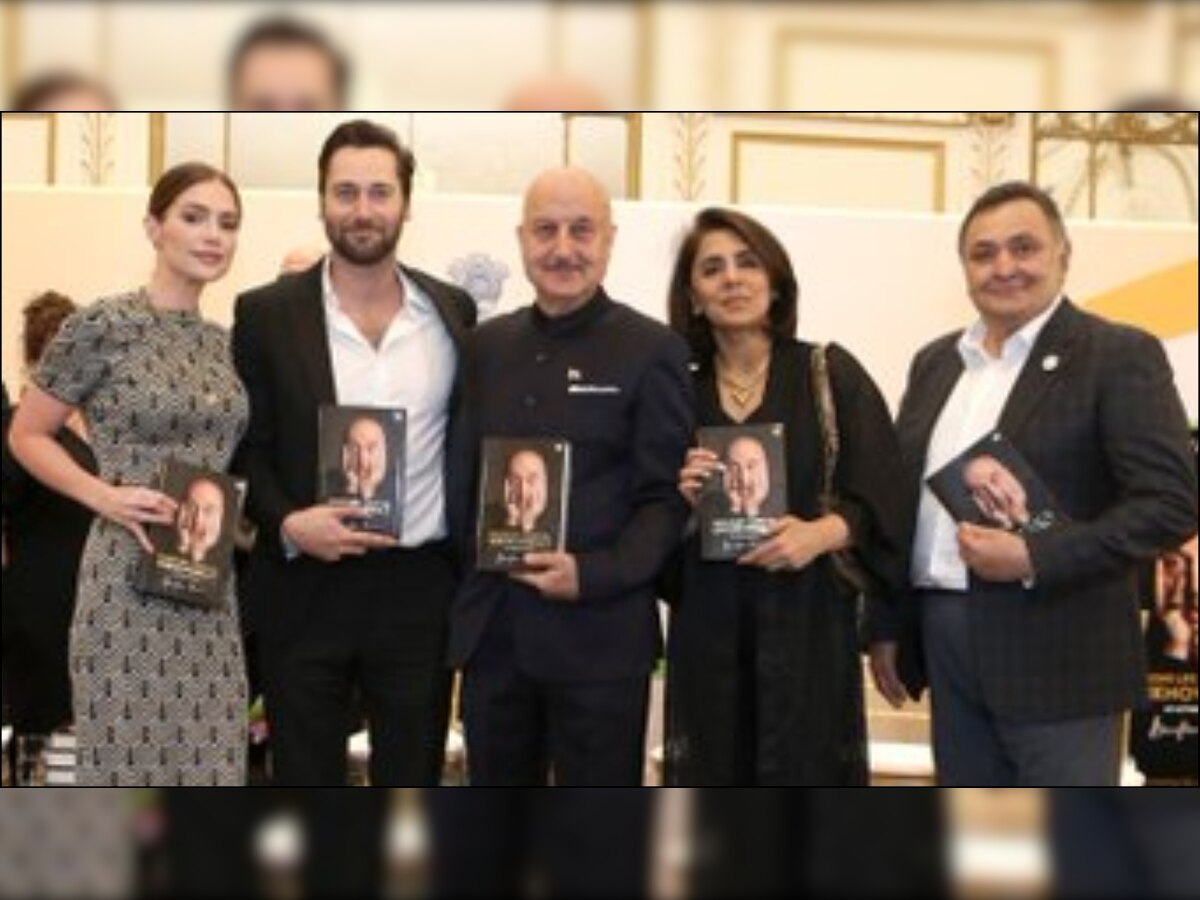 Rishi Kapoor unveils Anupam Kher's autobiography 'Lessons Life Taught ...
