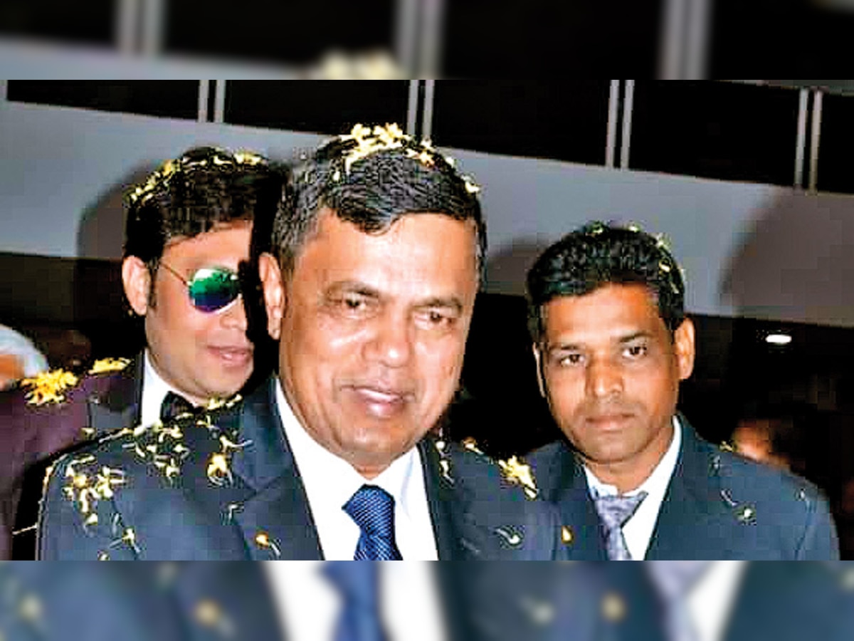 'Fugitive' IAS officer SM Raju gets award in Delhi