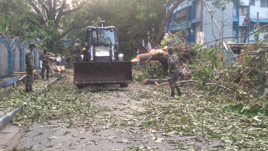 On West Bengal govt's request, army deployed in cyclone-hit Kolkata to ...