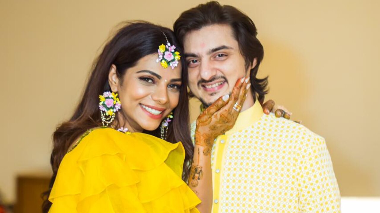 Inside photos of actors Tanvi Thakker-Aditya Kapadia's haldi, mehendi ...