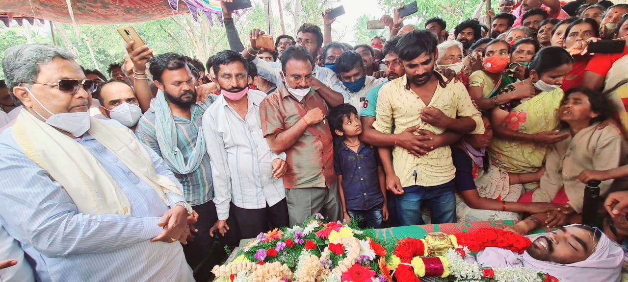 Yash's fan commits suicide in Bangalore, expresses his last wish for ...