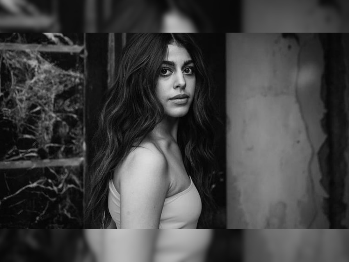 Pooja Bedi's daughter Alaya F looks alluring in latest monochromatic ...