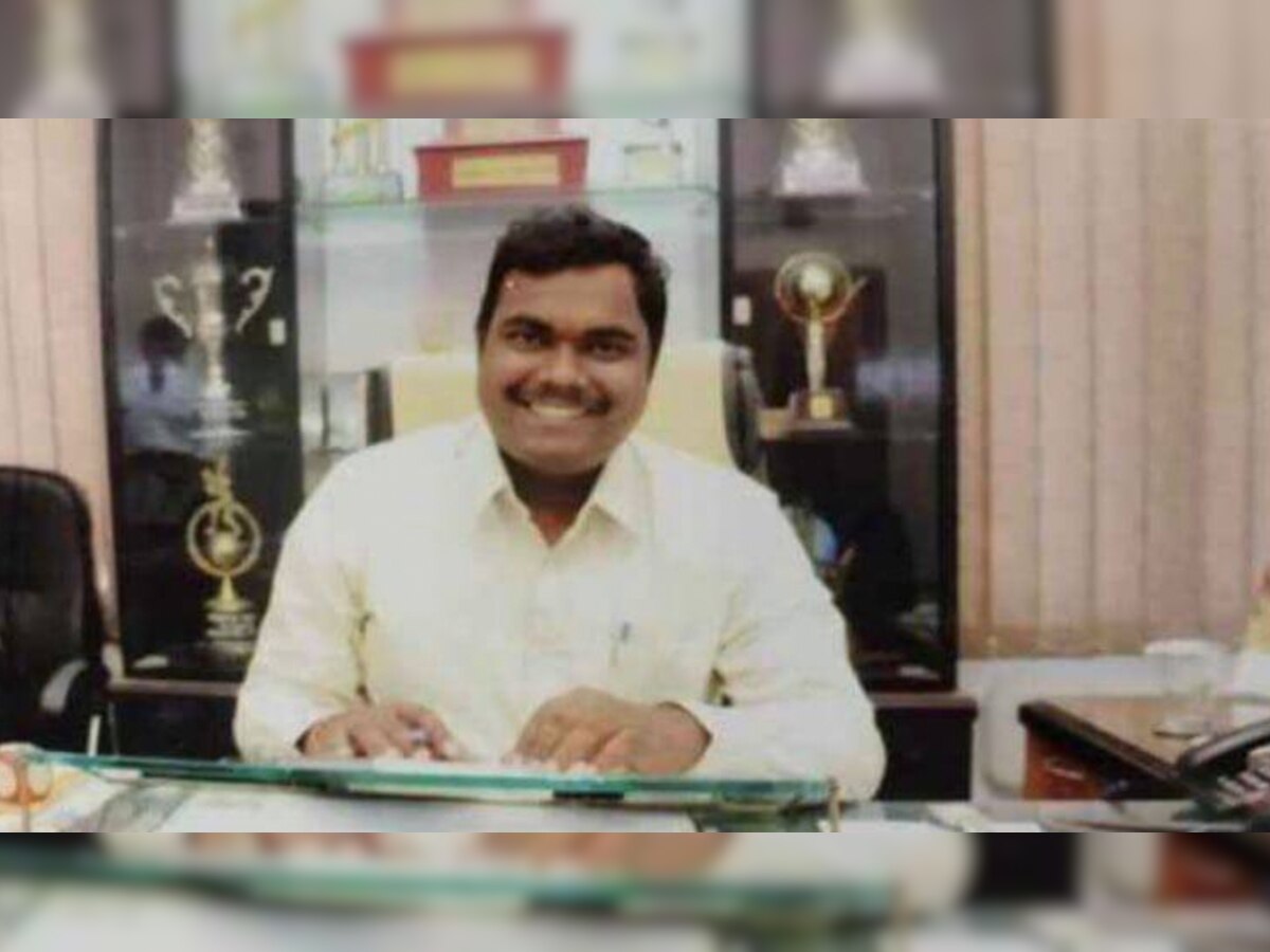 Meet IAS Varun Barnwal: Son of cycle mechanic who achieved 32nd rank in ...