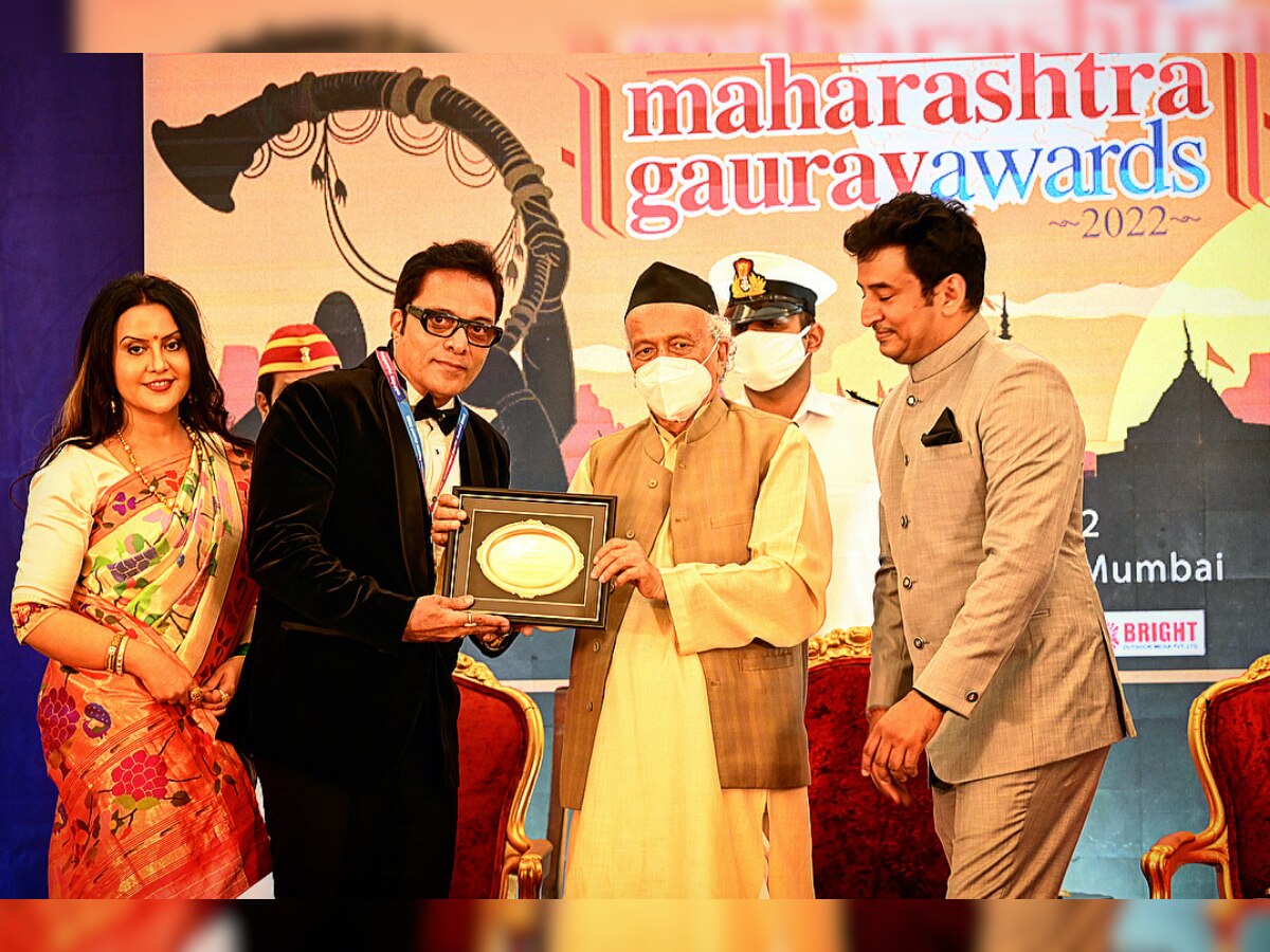 Deepak Pandit, 'White Singham' of IRS, receives Maharashtra Gaurav ...