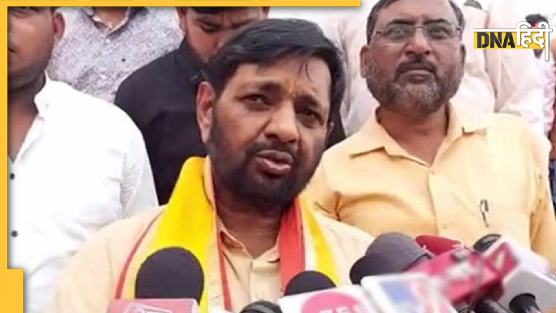 BJP के मंत्री कौशल किशोर के भतीजे नंद किशोर की मौत, घर में फांसी लगाकर ...