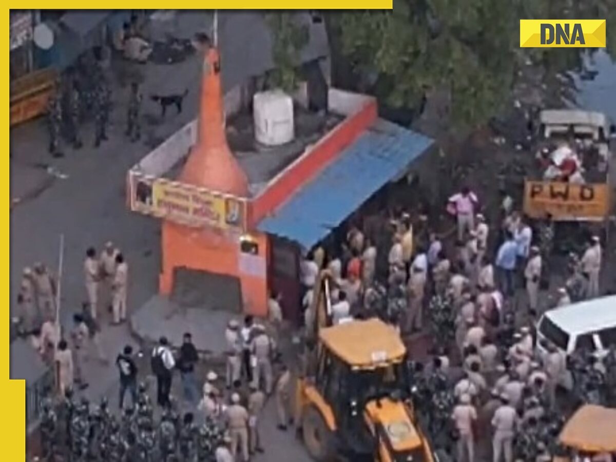 Delhi: Hanuman Temple, Mazaar removed in demolition drive amid heavy ...
