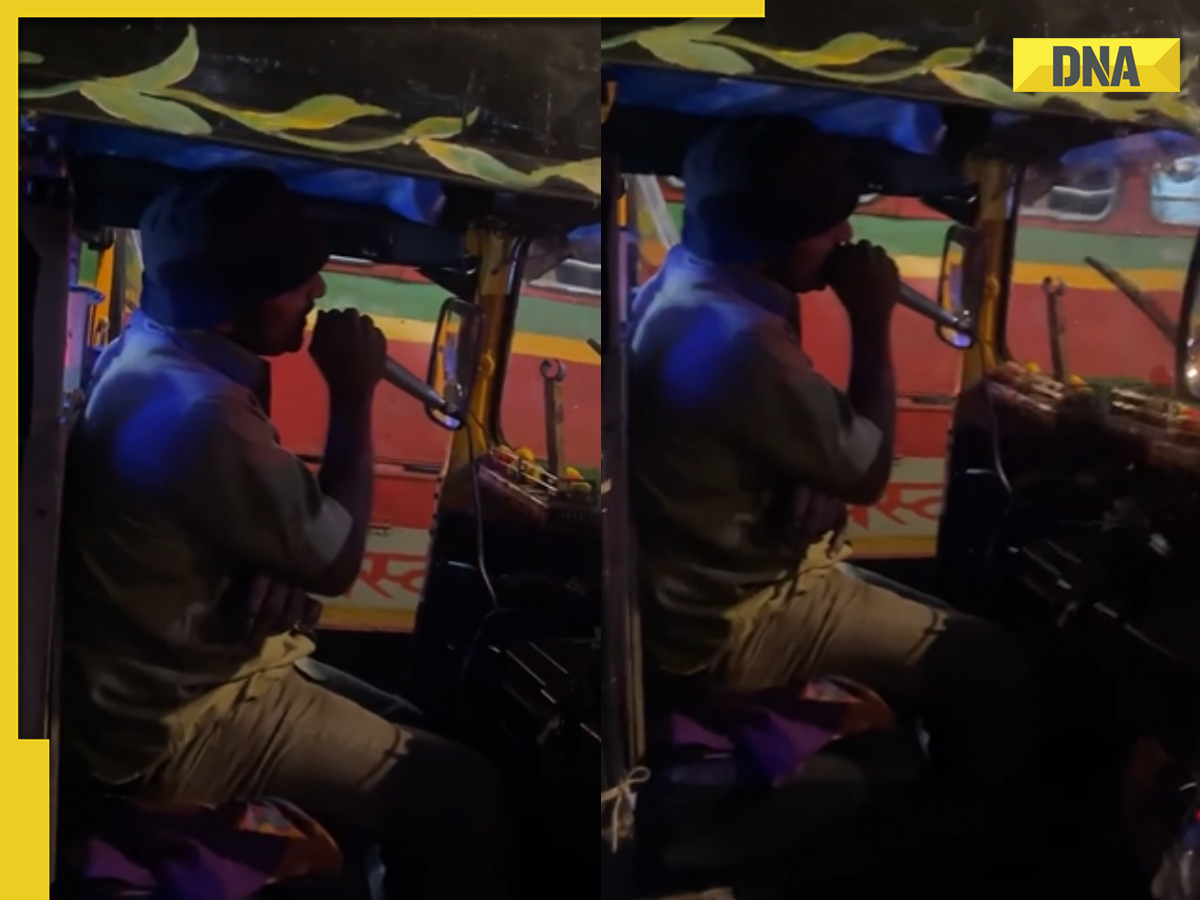 Auto Rickshaw Driver Turns Mumbai Traffic Jam Into Impromptu Karaoke