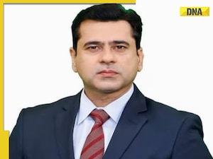 Popular Pakistani Youtuber, anchor Imran Riaz Khan arrested from Lahore ...