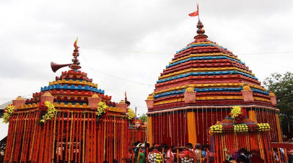 Chinnmastika Mandir: अमावस्या की रात छिन्नमस्तिका मंदिर में जुटते हैं ...