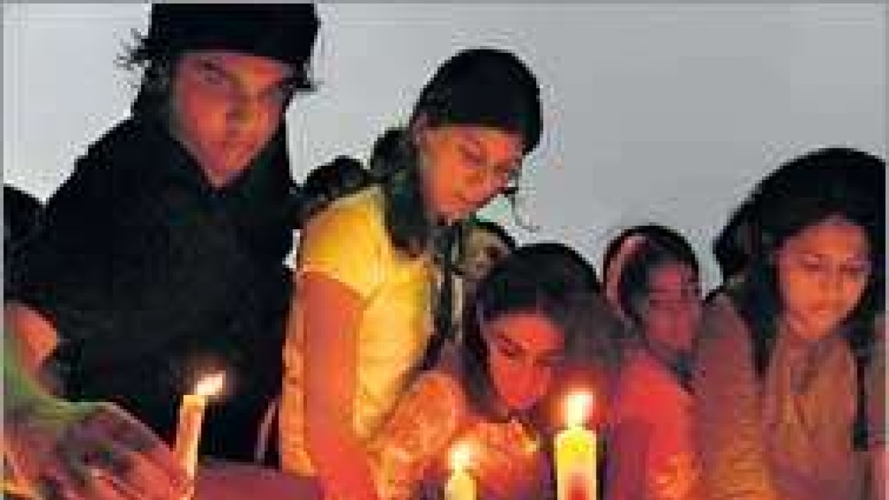 People talking without speaking