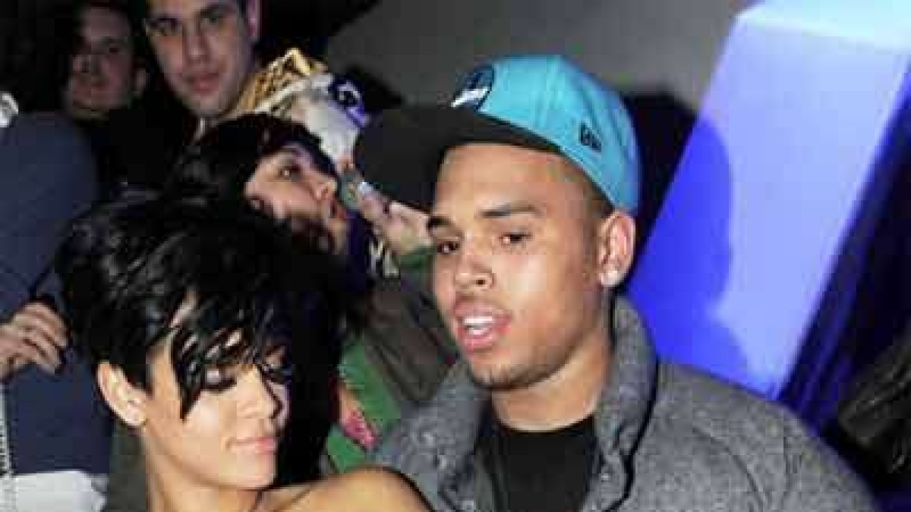 Rihanna still loves Chris Brown Rihanna still loves Chris Brown