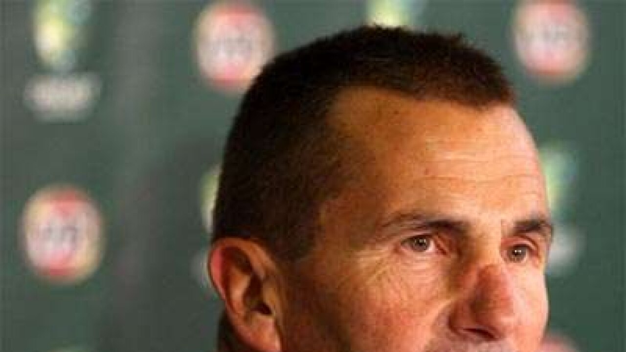 Andrew Hilditch backs Ricky Ponting to continue until 2013 Ashes