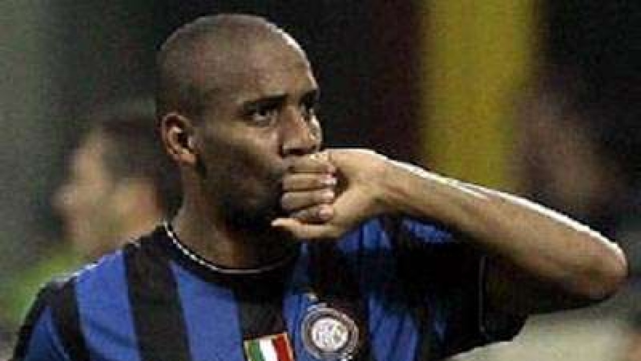 Juggling Maicon helps put Inter Milan back on top