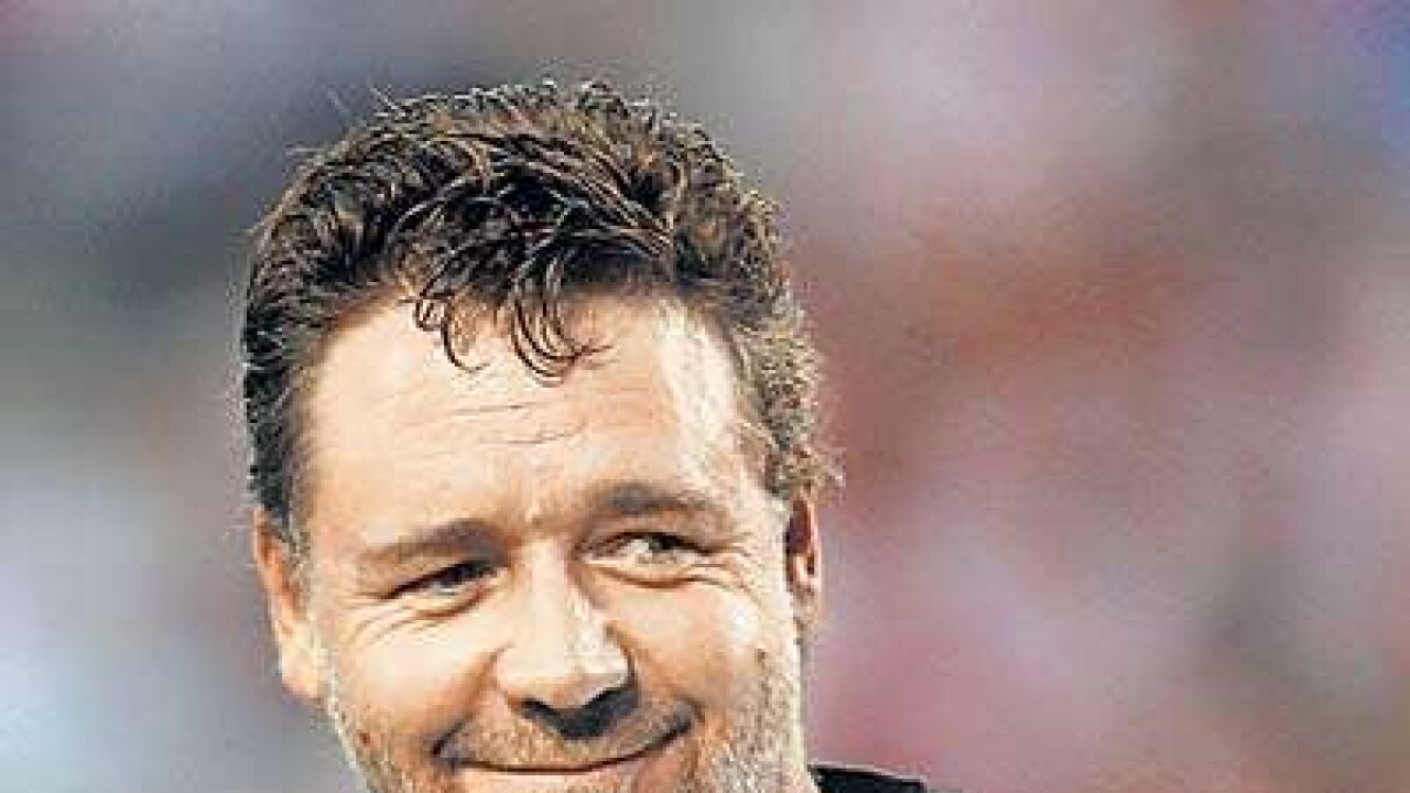 Russell Crowe quit smoking for his kids