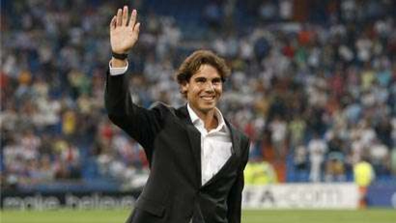 Rafael Nadal gets standing ovation at Real Madrid game