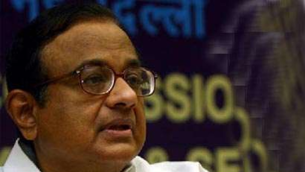 LK Advani calls up P Chidambaram after Jama Masjid incident