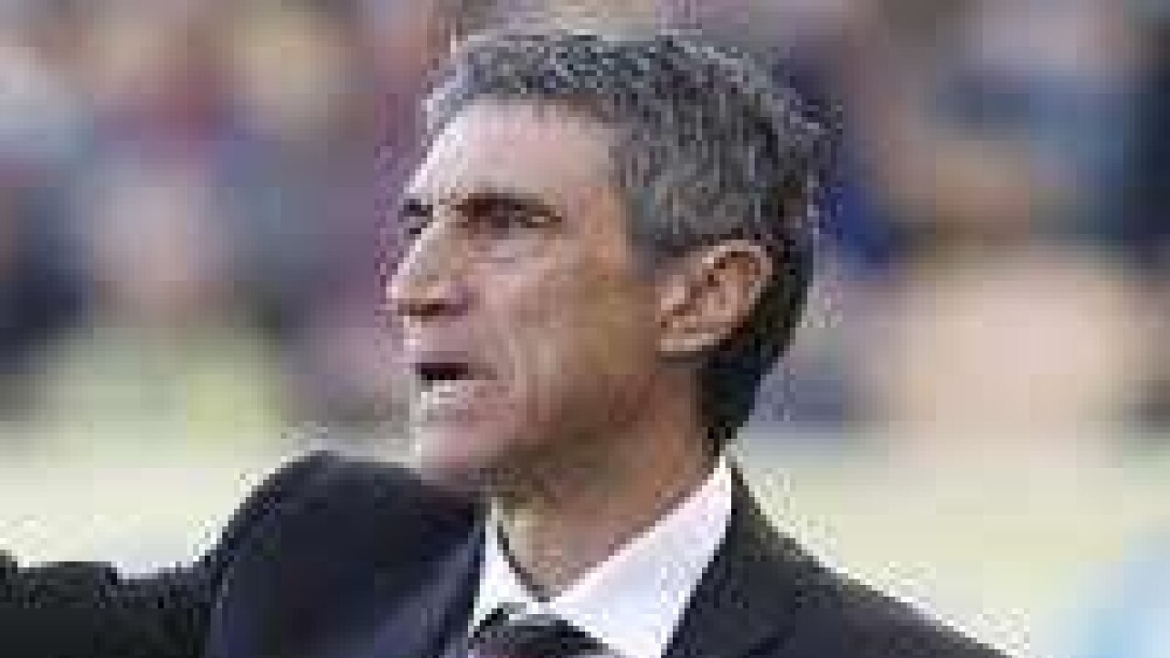 Sevilla sack coach Antonio Alvarez and appoint Gregorio Manzano
