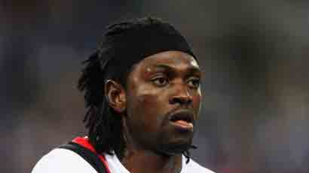 Manchester City’s Emmanuel Adebayor looks set for Juventus switch