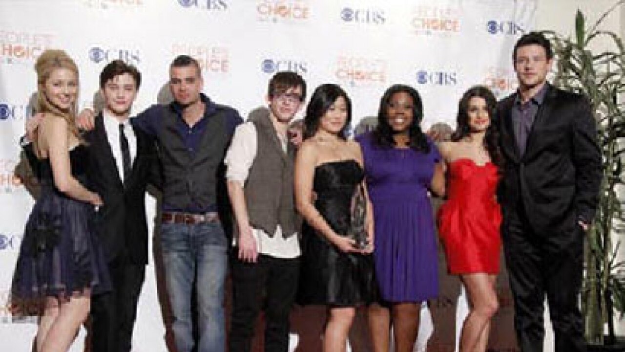 'Glee' cast surpasses Elvis Presley on US singles chart