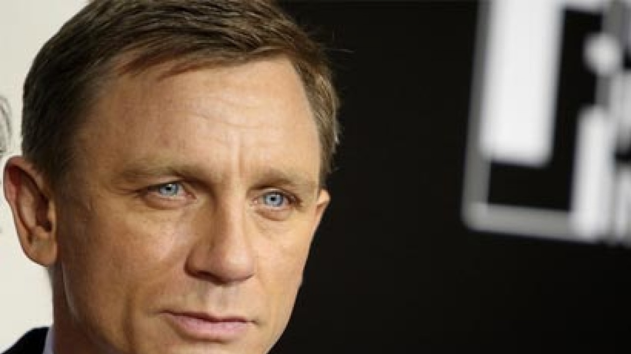 Daniel Craig dresses in drag for women’s rights