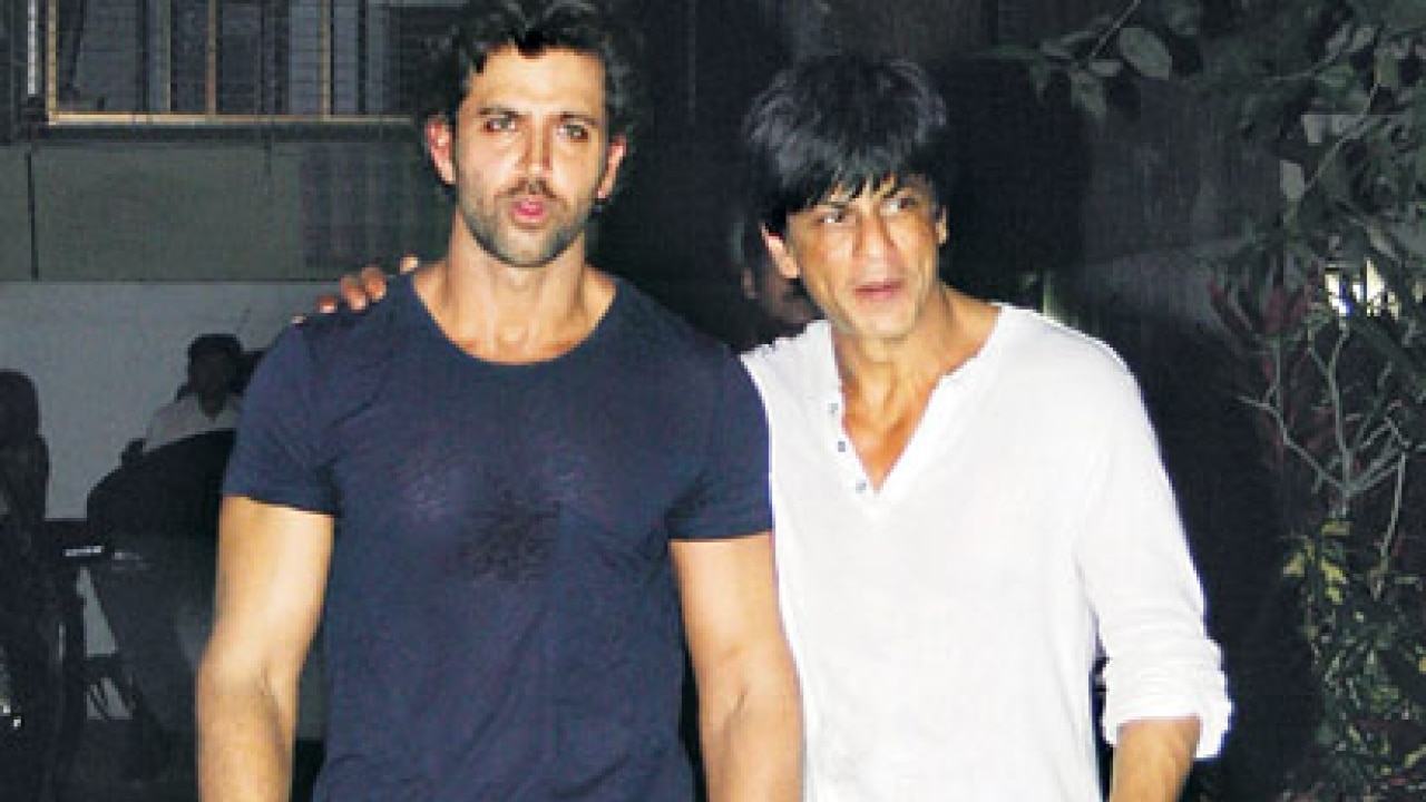 Karan Johar postpones 'Agneepath' for buddy Shah Rukh Khan's 'Ra.One'