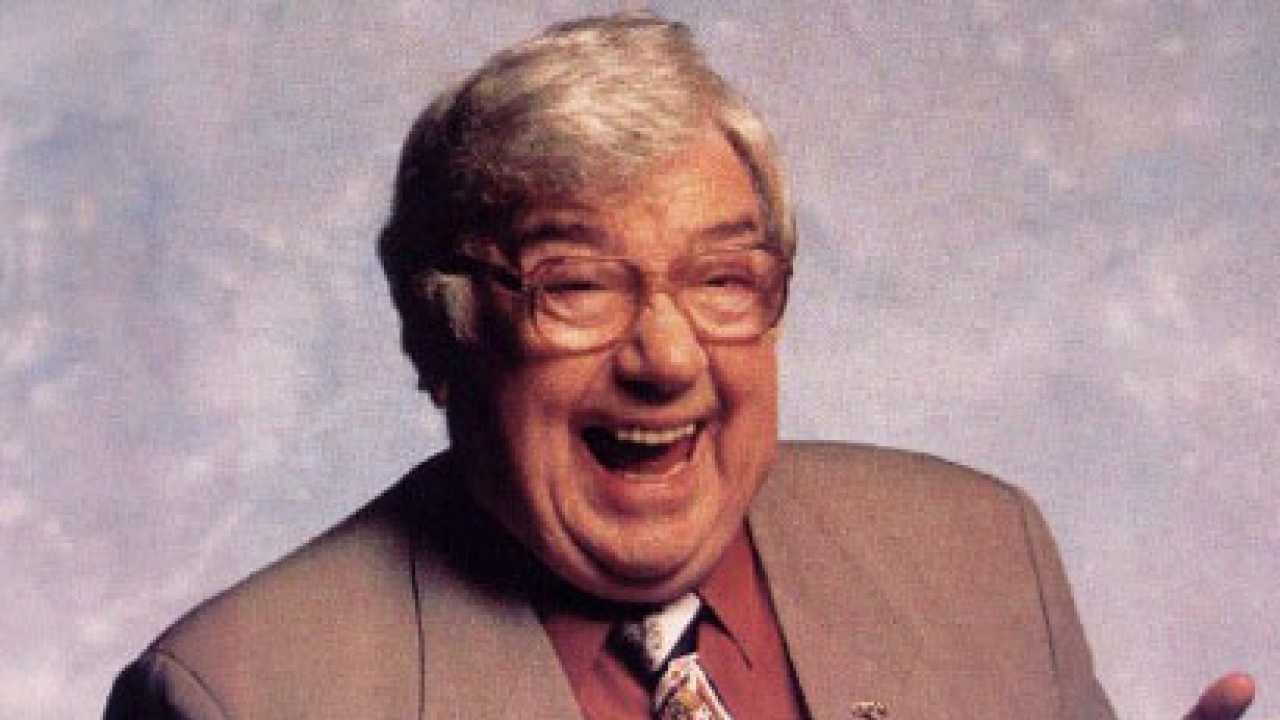 UK's 'It's a cracker' comic Frank Carson dies at 85