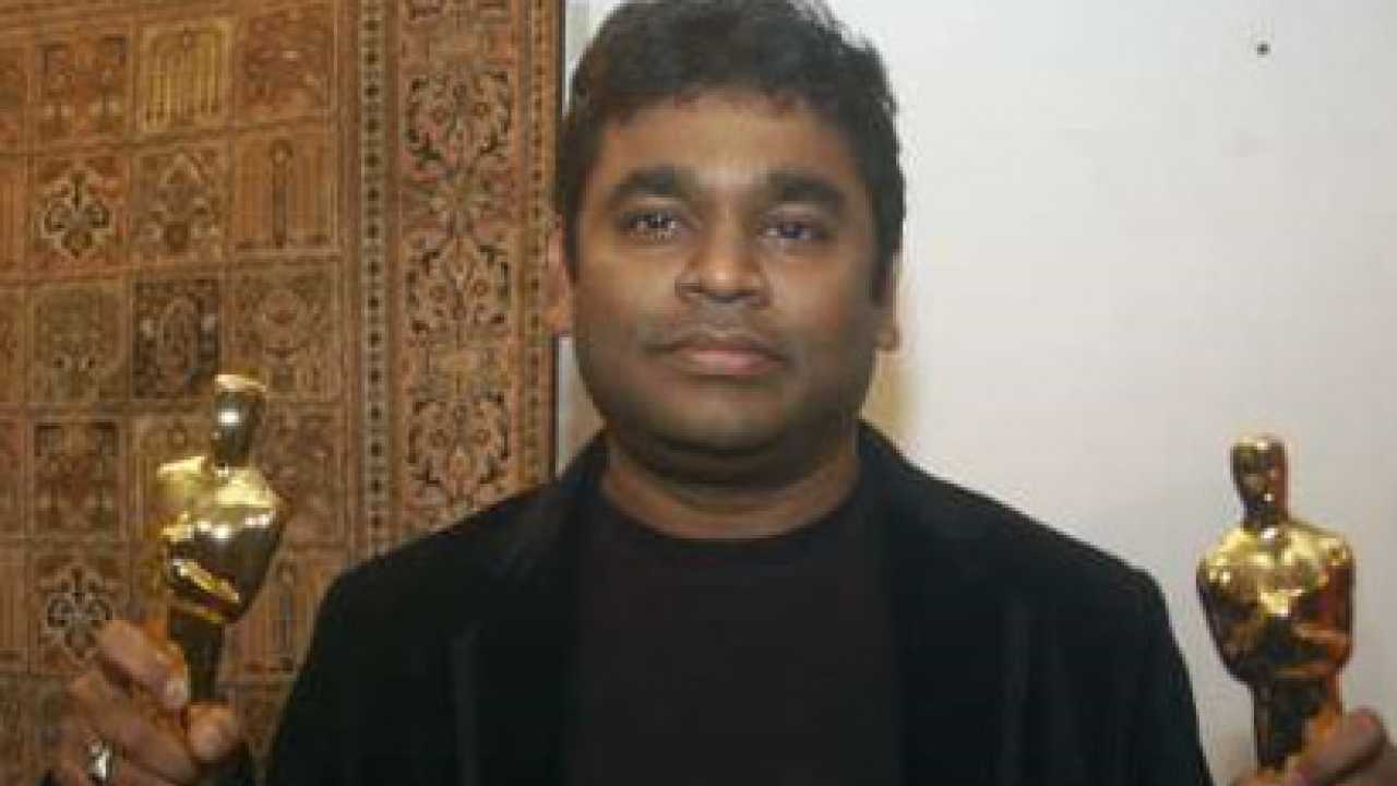 AR Rahman performs at Oscars 2012
