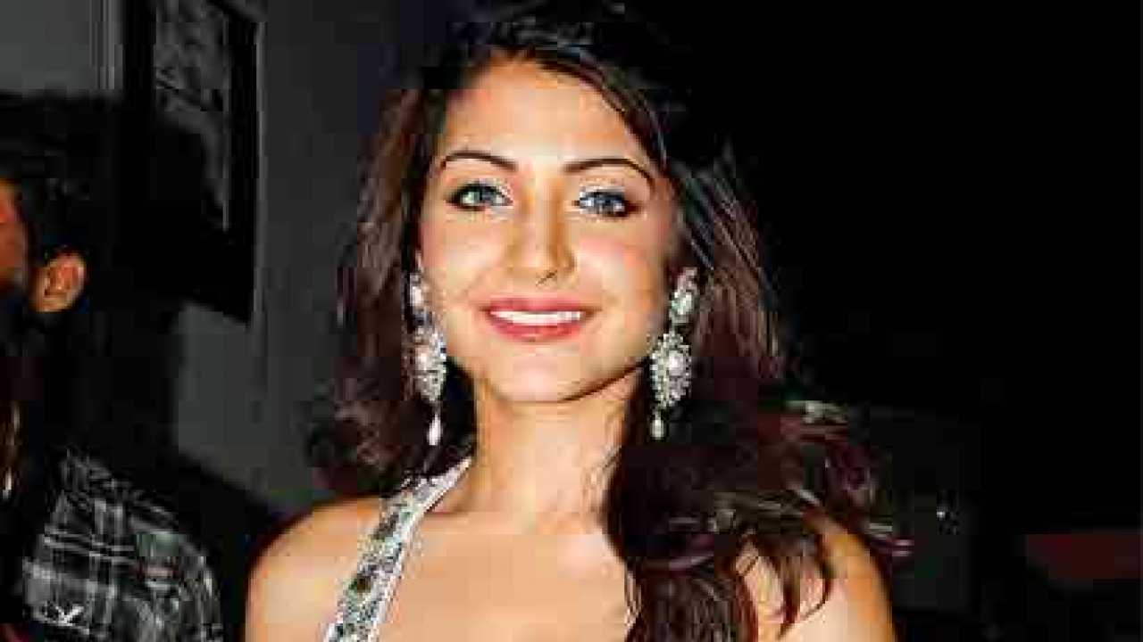 What made Anushka Sharma cry?