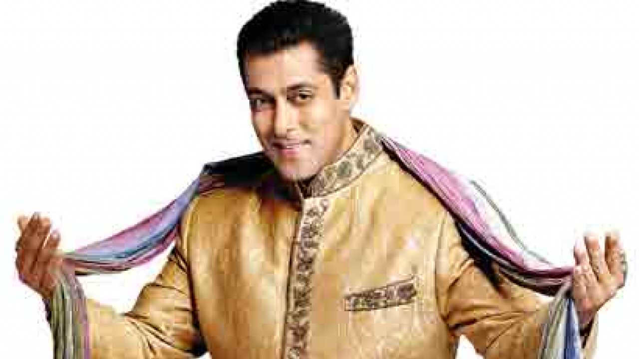 Fans converge at Bandra Court to catch a glimpse of birthday boy Salman ...