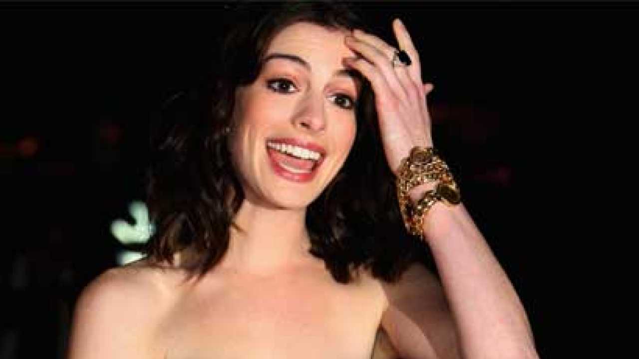 Anne Hathaway Laughs Off Pregnancy Rumours