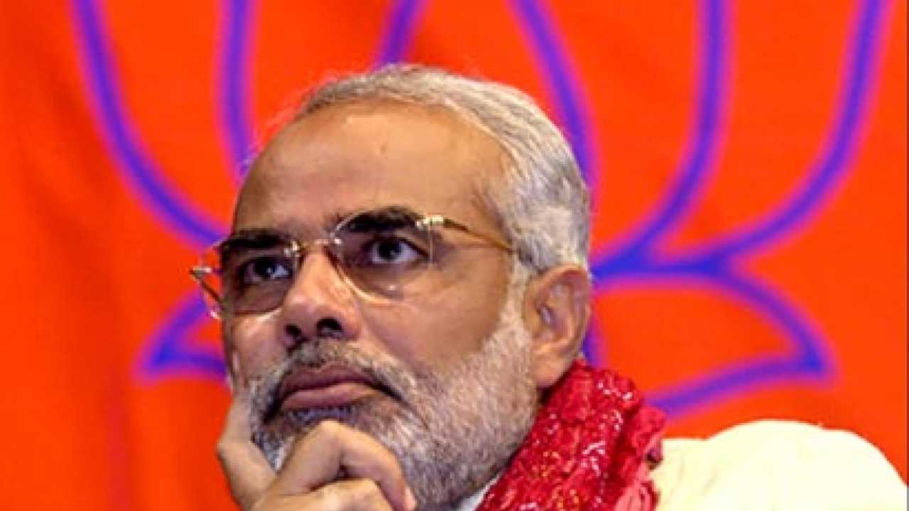 Narendra Modi charms college students in Delhi with Gujarat success story