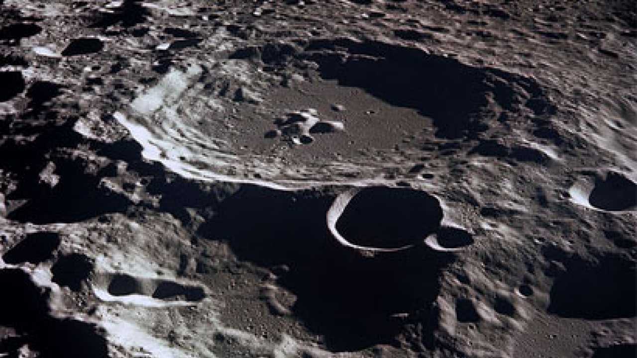 Ocean of molten rock covered Moon's entire surface