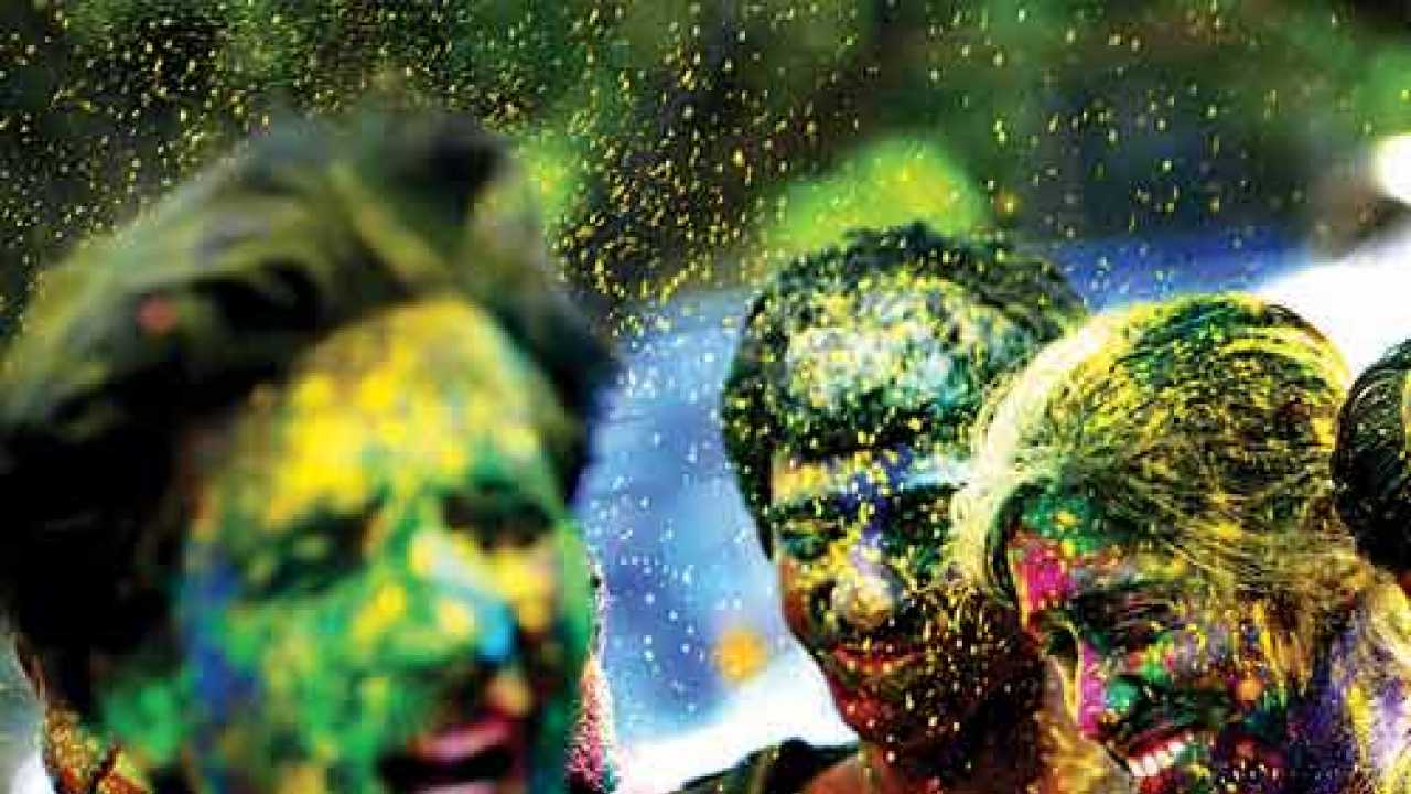 Colour me dry: Holi lovers supporting the 'save water' drive