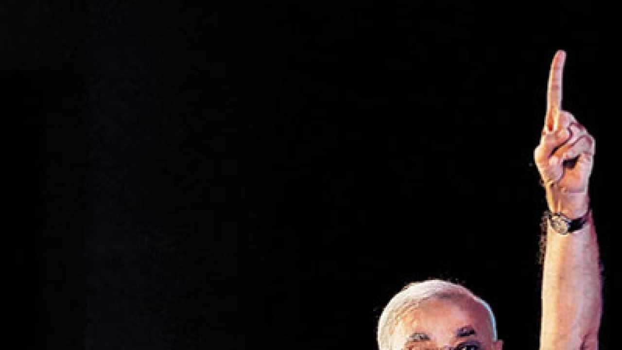 Papad to pizza, Modi serves it all to women