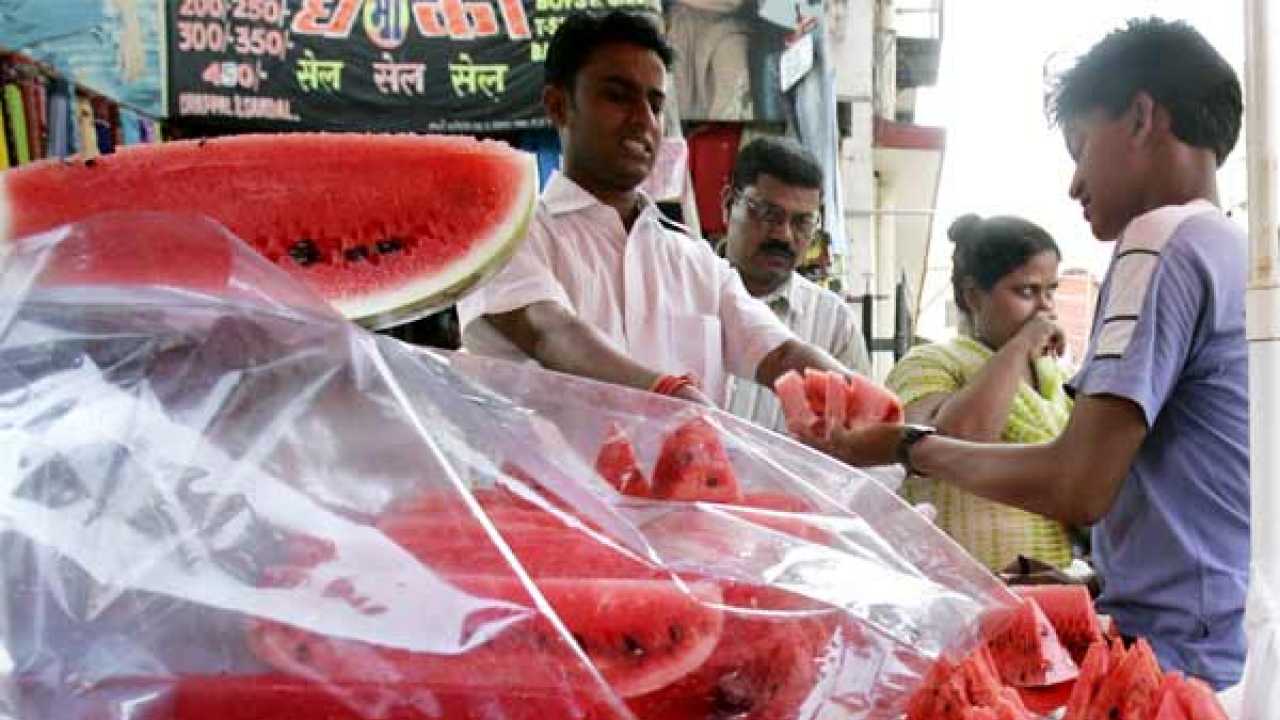 Eating watermelons helps lower blood pressure