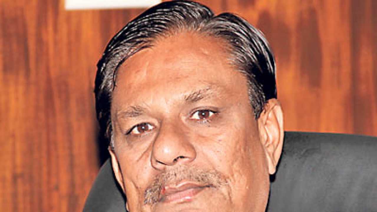 Asit Vora to retire from mayorship today