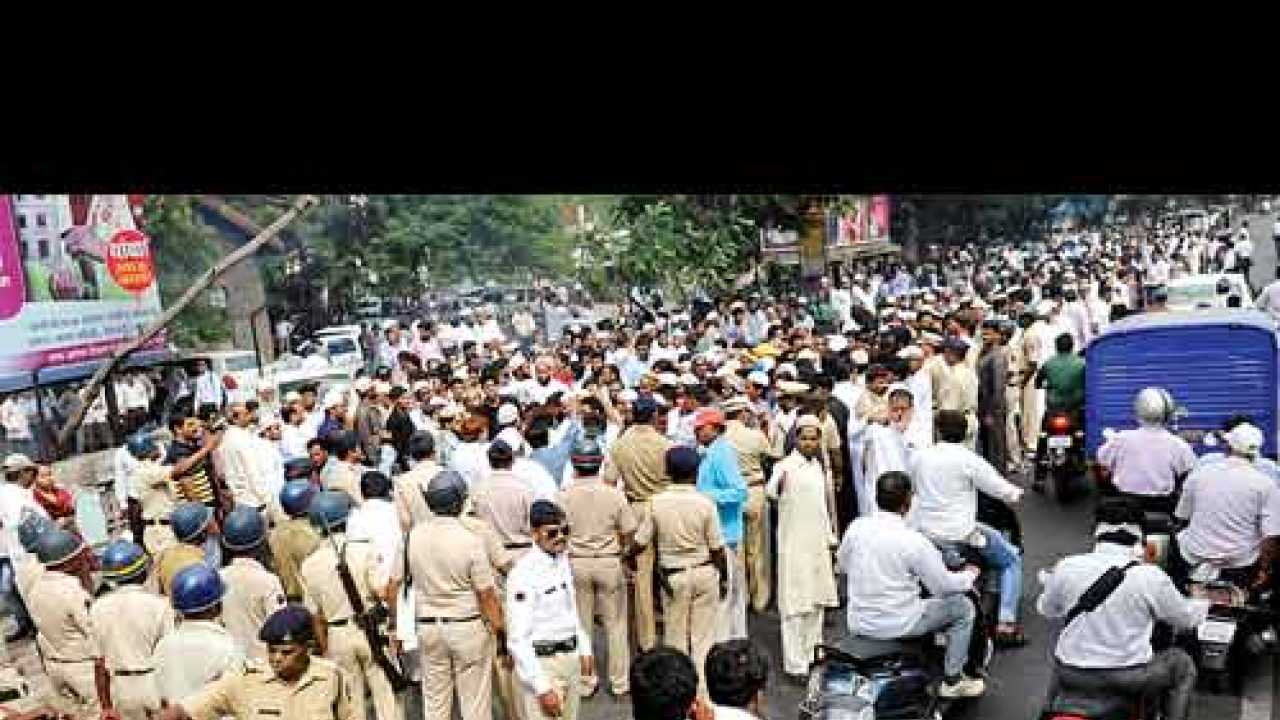 Police act tough against illegal morcha in Pune