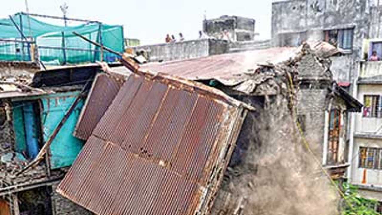 Two killed in wada collapse in Pune