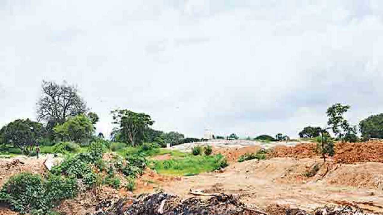 There are no methods to the garbage madness at Lalbagh