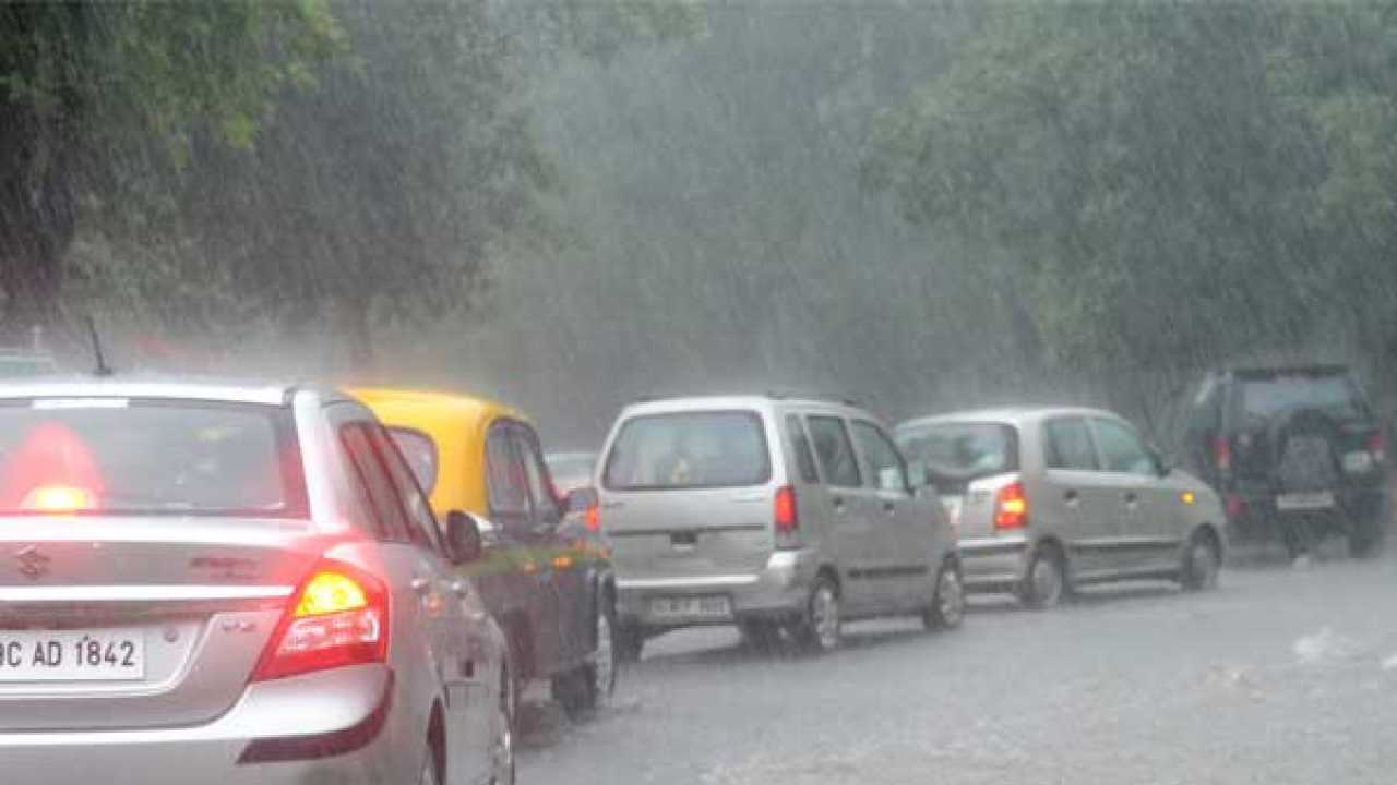 Heavy downpour causes water-logging, traffic snarls in Delhi