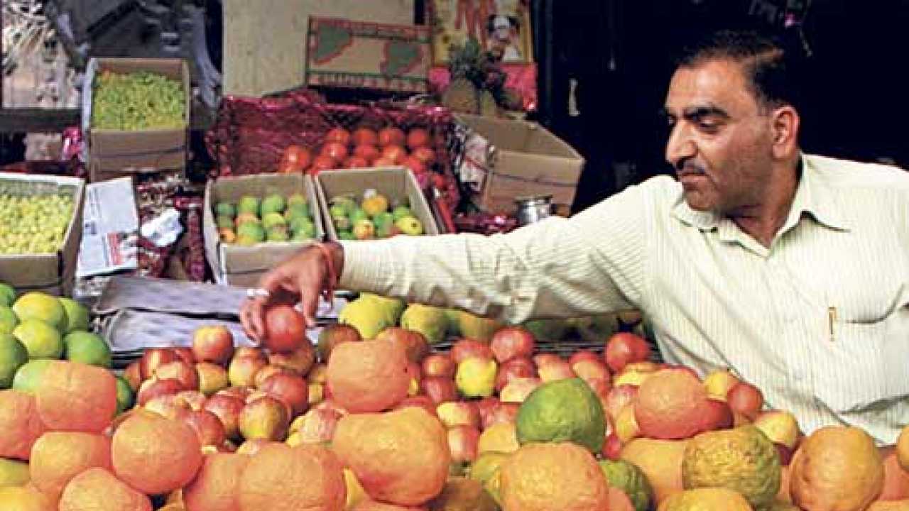 Prices of imported fruits go up by 35%