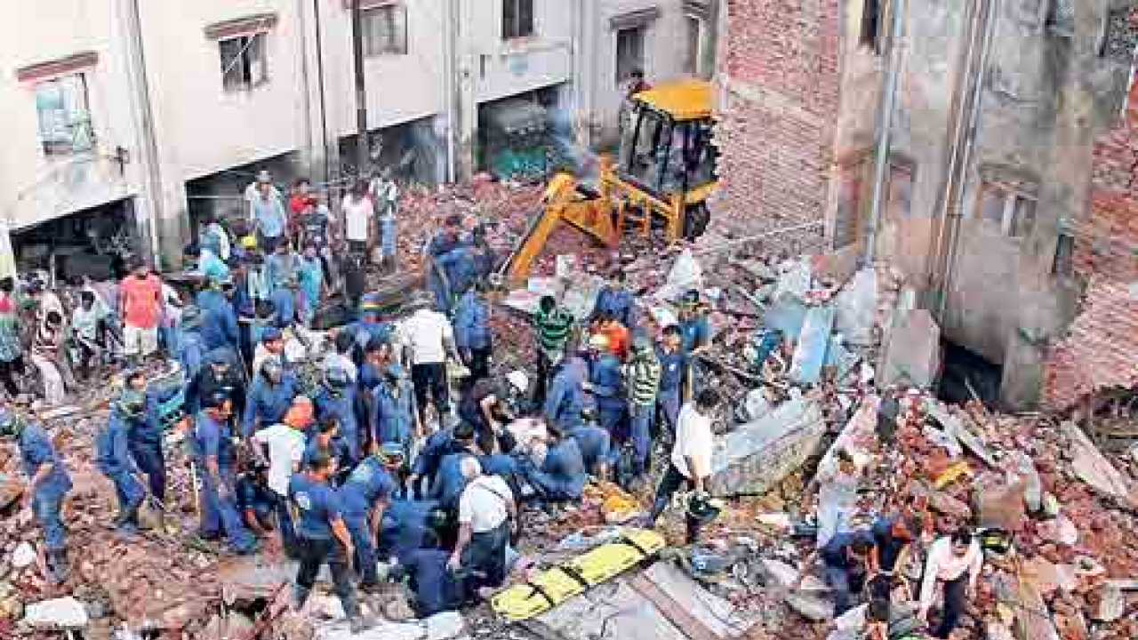 Building residents had seen the collapse coming