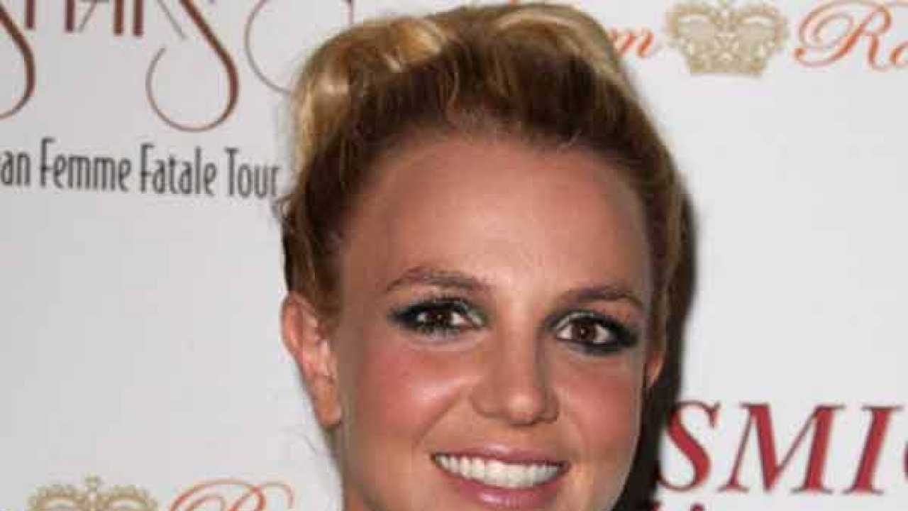 Britney Spears invests her 6 million pound earnings from Pepsi in Coke