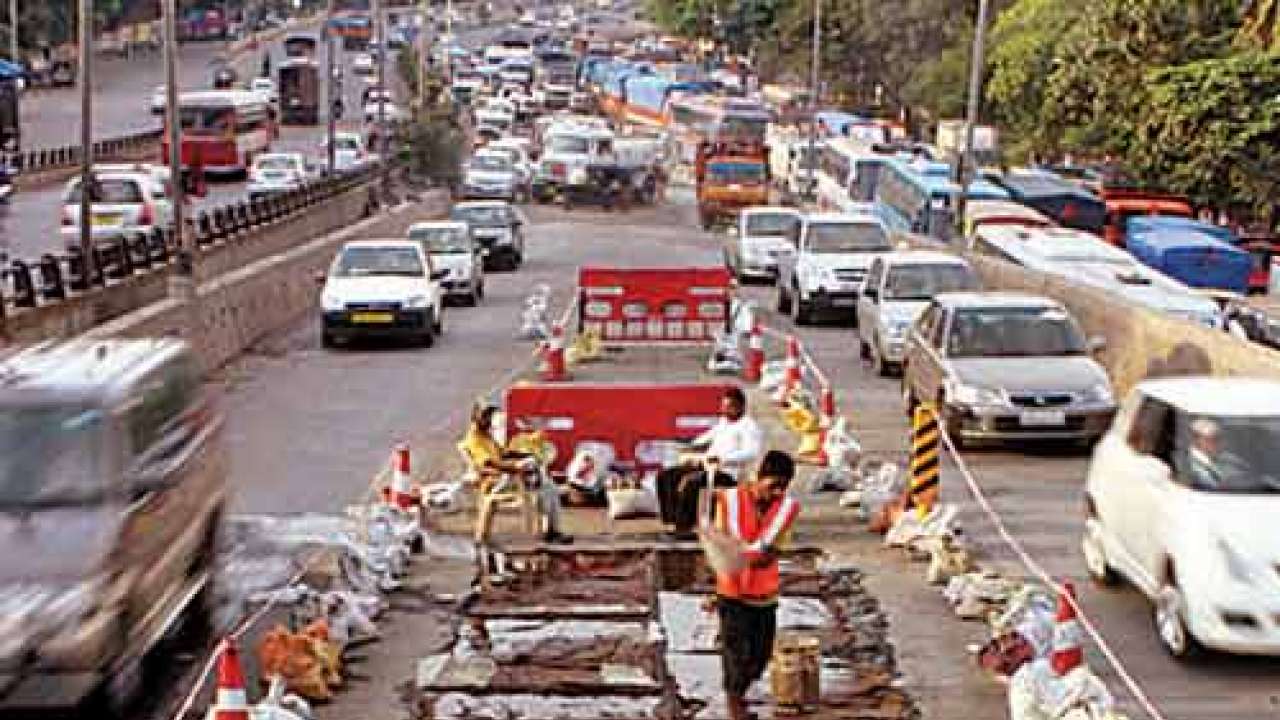 Dindoshi flyover to reopen by Monday