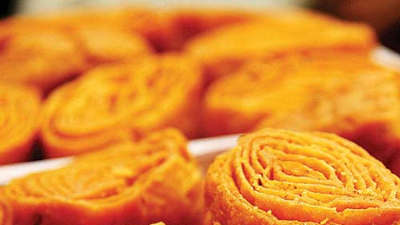 Dombivli family faraal tickles NRIs' taste buds